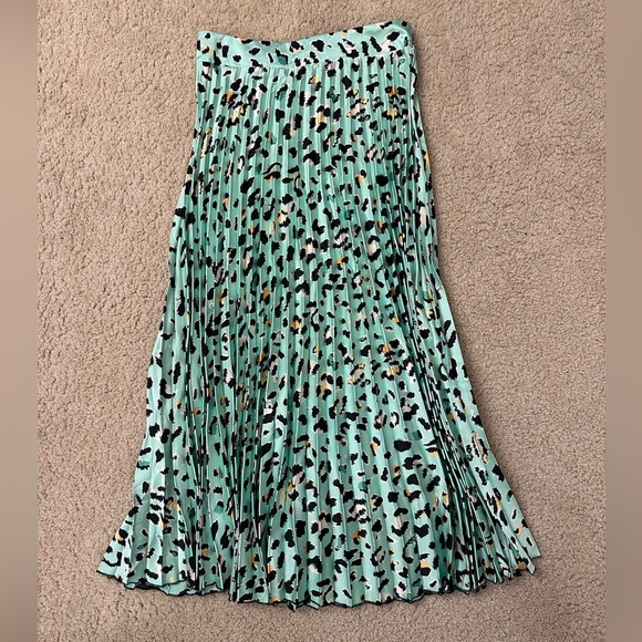 New Look | Skirts | Mint Green Leopard Print Midi Pleated Skirt | Poshmark